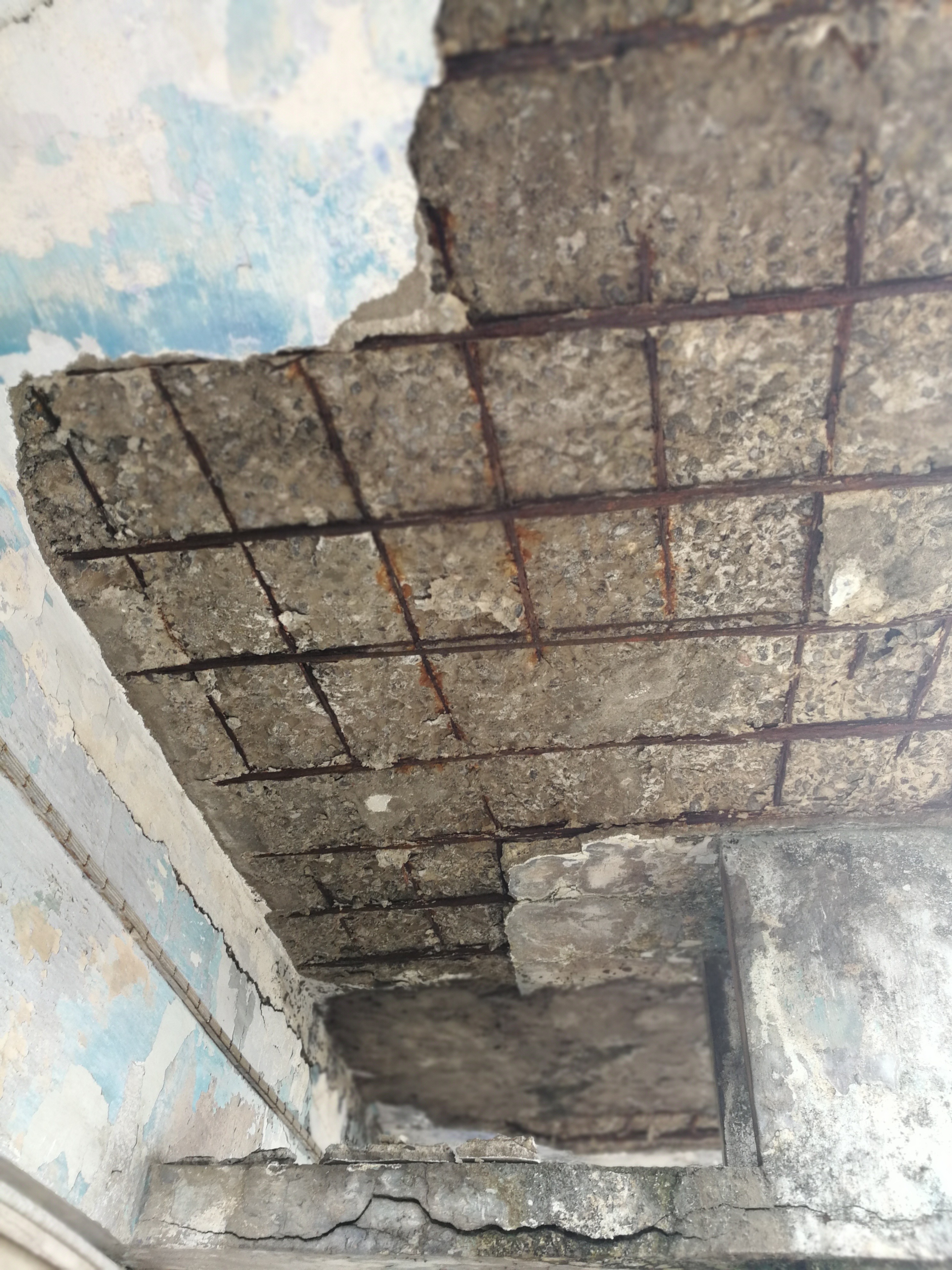 exposed reinforcement in slab - exposed r/f, slab bottom - Eng...